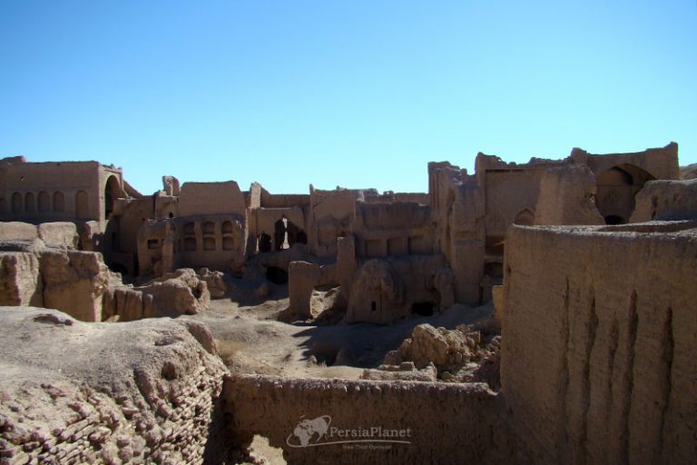 Morche Khort Castle, Morcheh – Iran Travel Information