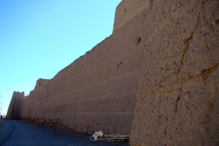 Morche Khort Castle, Morcheh – Iran Travel Information