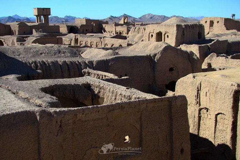 Morche Khort Castle, Morcheh – Iran Travel Information